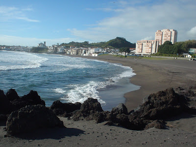 lavas e fumarolas: Açores - S. Miguel - Praia do Pópulo