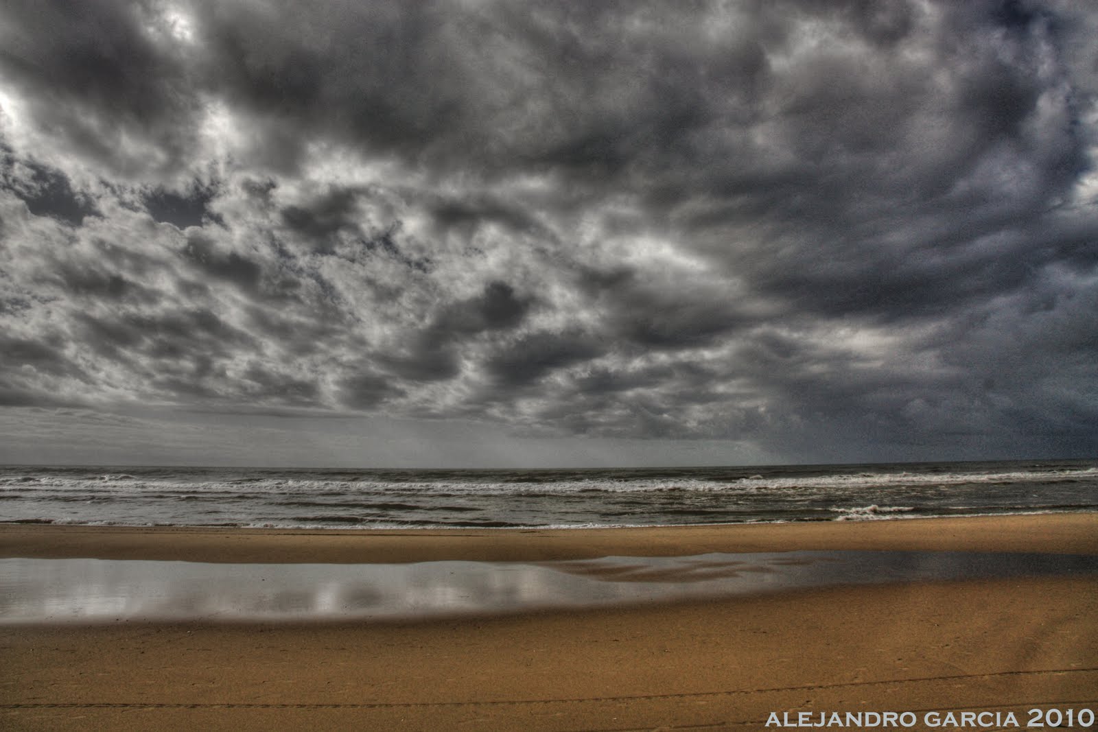 MIS IMPRESIONES - Imágenes y Poesía: TORMENTA SOBRE PLAYA