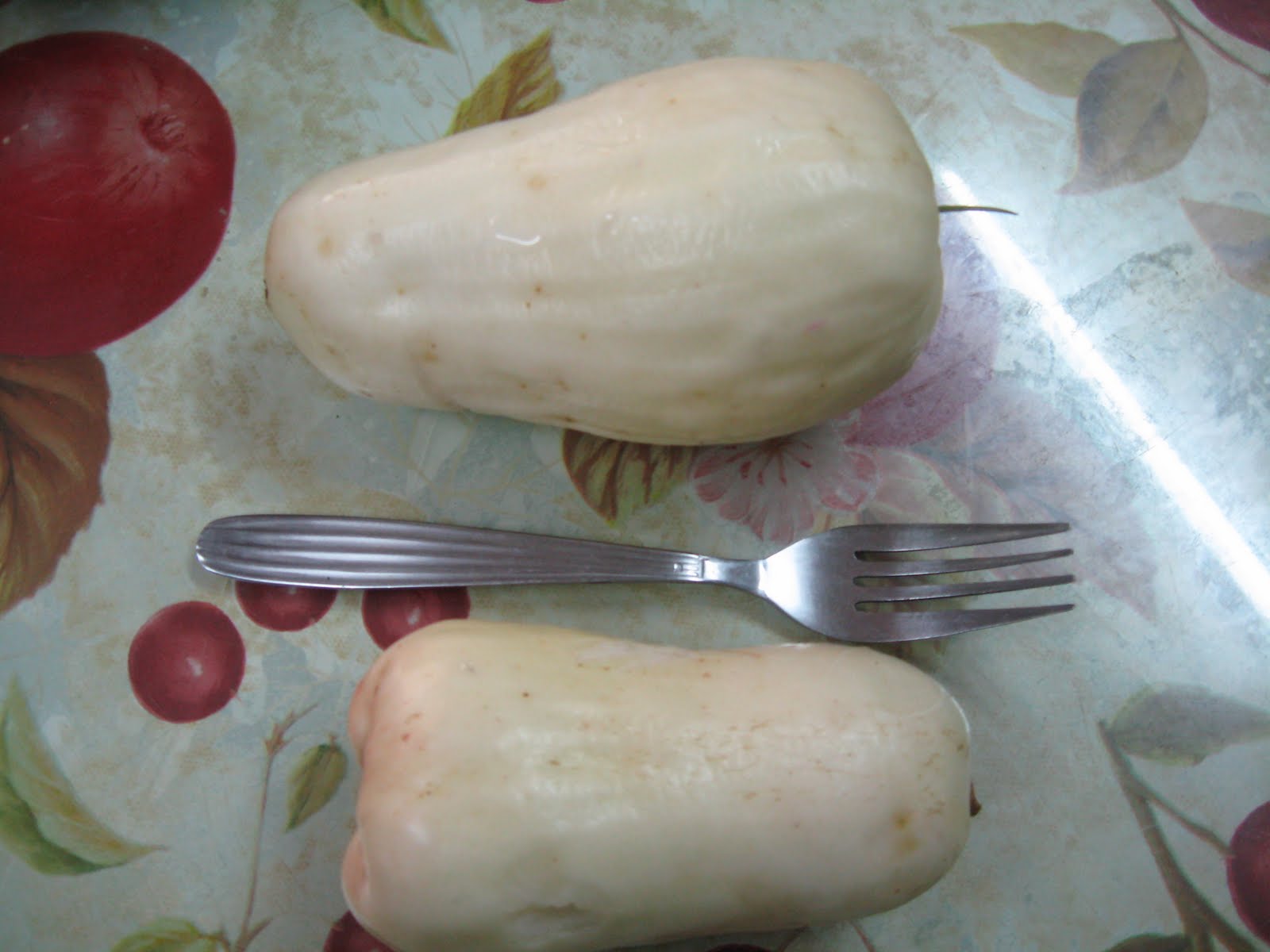 under the Sun In the Rain: Jambu Susu