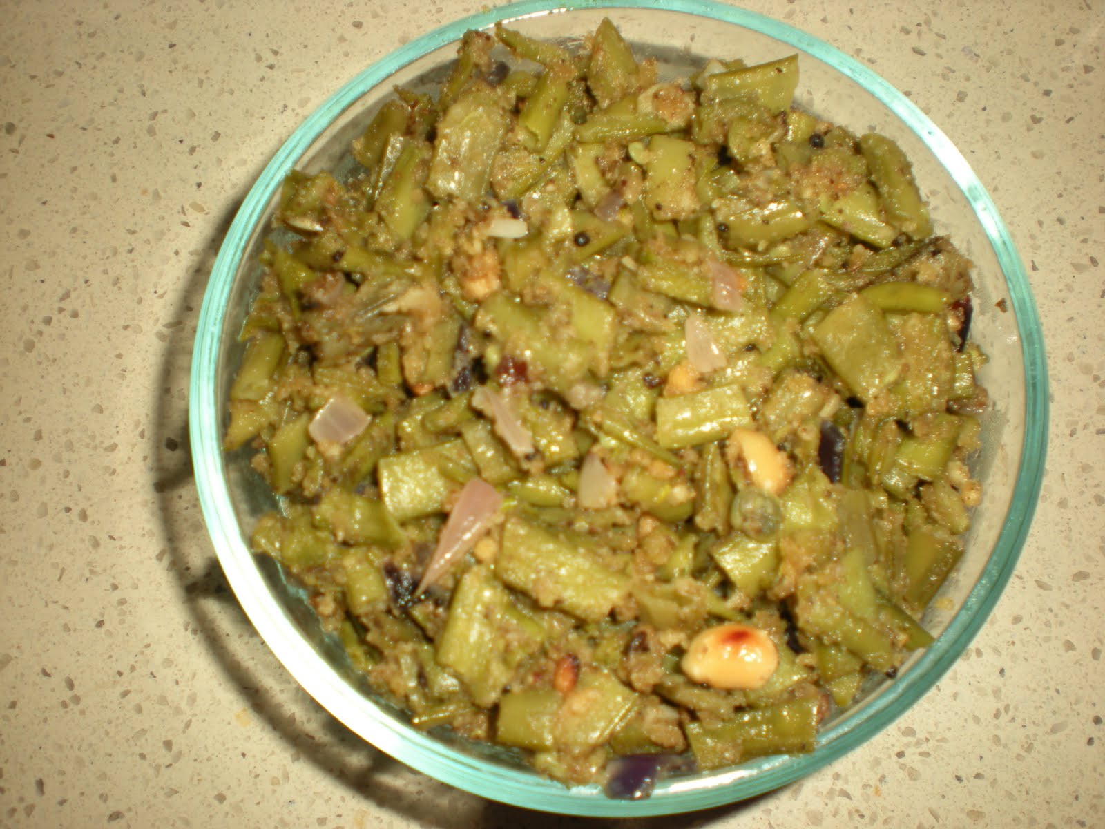 Ushamadhavans Kitchen: Cluster Beans/Kothavarangai Porriyal with Peanuts