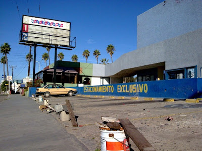 UNA MALA Y UNA BUENA: --MULTICINEMAS