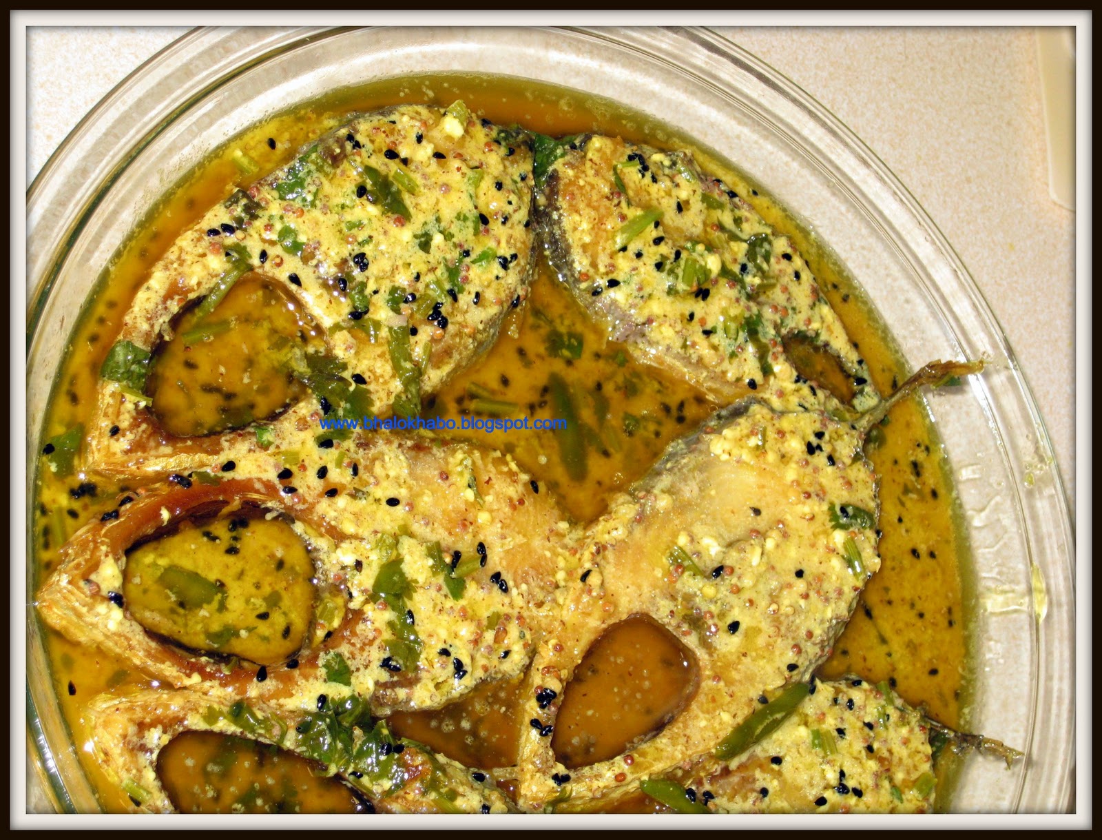 Bhalo Khabo: Doi Ilish or Shorshe Ilish (Hilsa/Shad in Mustard Sauce)