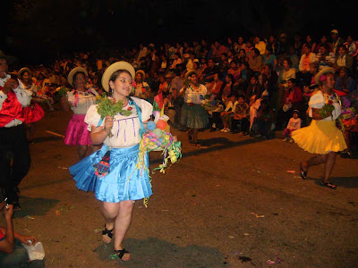 Video jueves de Comadres en Tarija | ENTRADAS FOLKLORICAS DE BOLIVIA