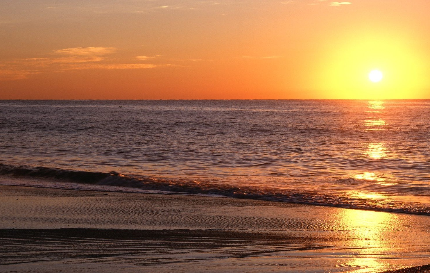 cloudsofwords: sumisikat parin ang araw. :)