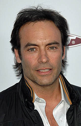 DEMI MOORE IS KEEPING UP WITH THE JONESES