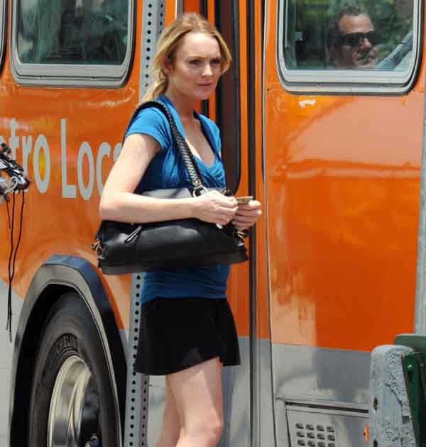 TROUBLED LINDSAY LOHAN RIDES THE BUS