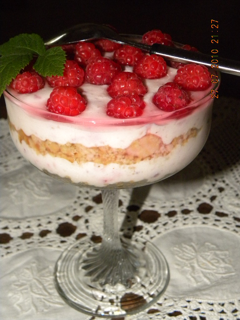 Annuska köögis: Kevyt vadelma-rahkaherkku