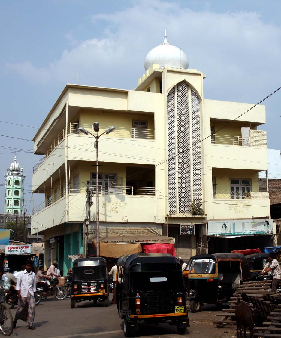 Malegaon - My HomeTown: Malegaon's Urdu Library