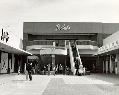 Malls of America - Vintage photos of lost Shopping Malls of the '50s ...