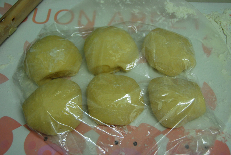 A Little of Everything: Hong Kong Sweet Bun (Pai Bao)