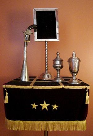 Dioramas and Clever Things: The beauty of vintage magic parapharnalia