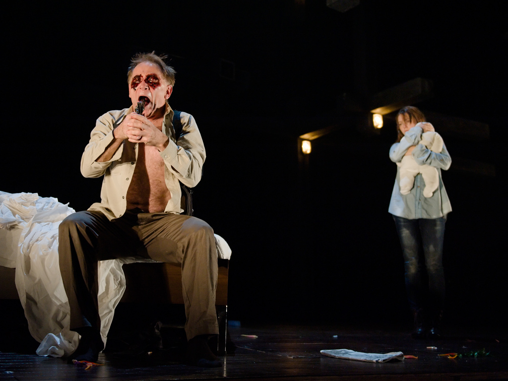 Tipsy Hippo Theatre Reviews: Blasted