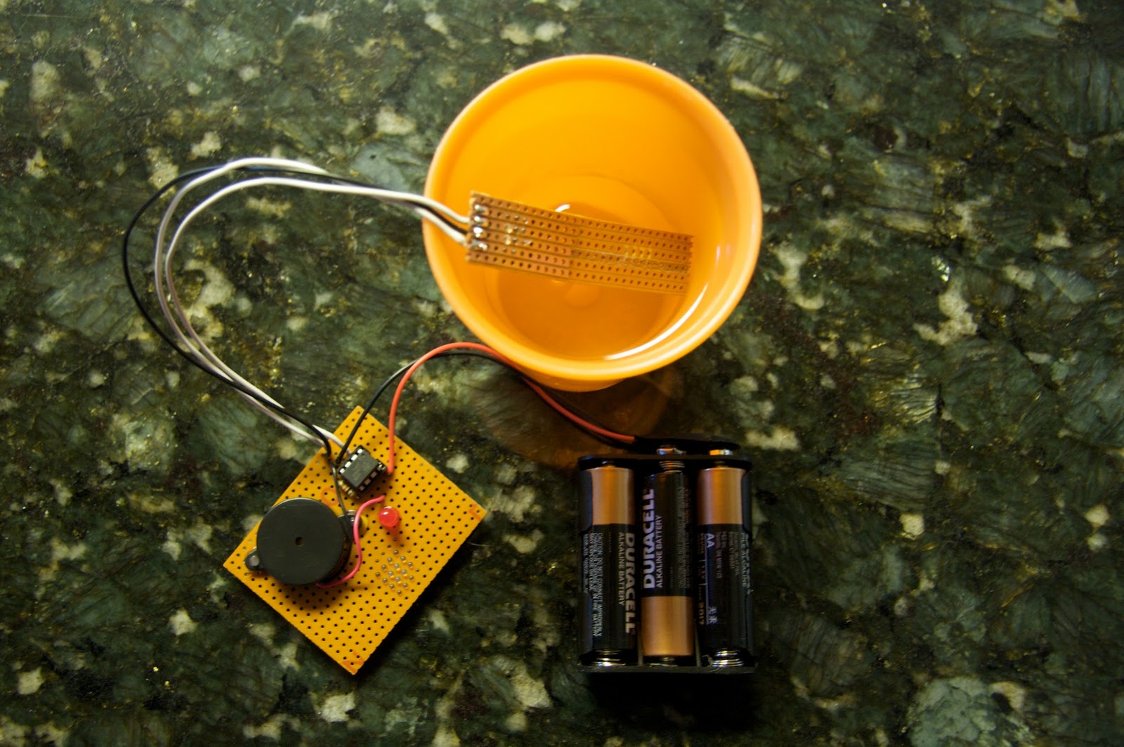 Hardware Hacks: Christmas-tree water-level sensor