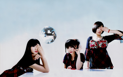 One Over Forty Seven: Perfume - FAKE IT