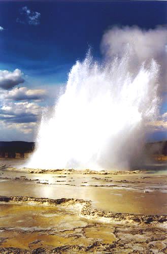 Neobişnuitul, pe mapamond: Gheizerele, artezienele naturale ale planetei