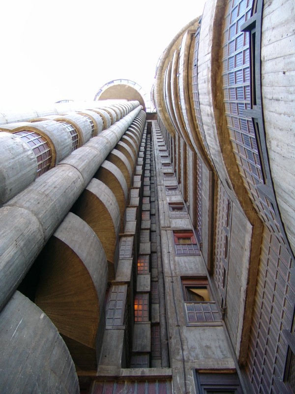 chun: Overhanging Cantilevers/Balconies