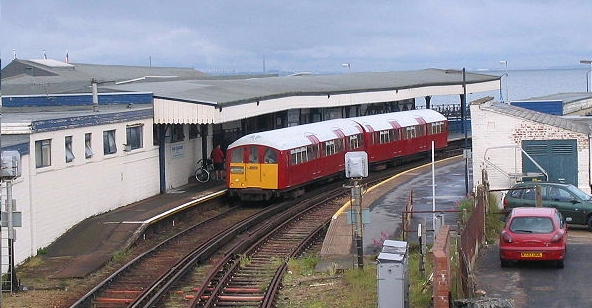 LP: Tell a London underground model train sets
