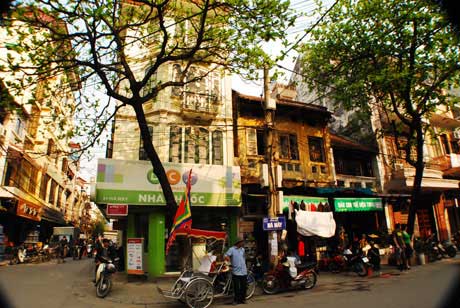 gnome meets world • Ahoy, Hanoi!