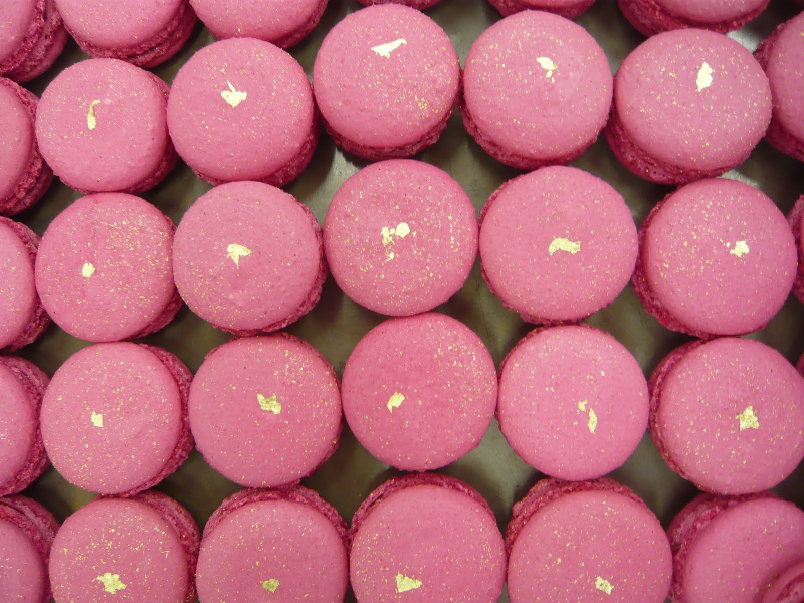 Sift: Pink and gold macaron dim sum baskets