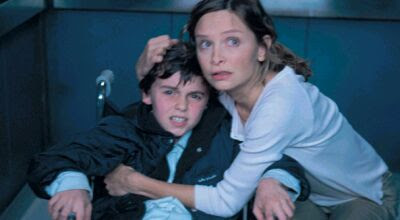 HK AND CULT FILM NEWS: FRAGILE -- movie review by porfle