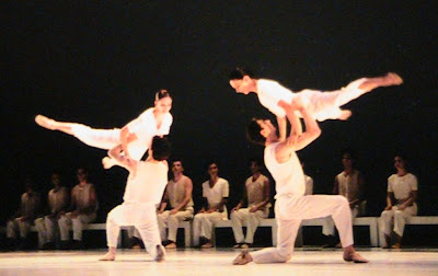 Galería de Fotos: "El Mesías" de Mauricio Wainrot Ballet Contemporáneo ...