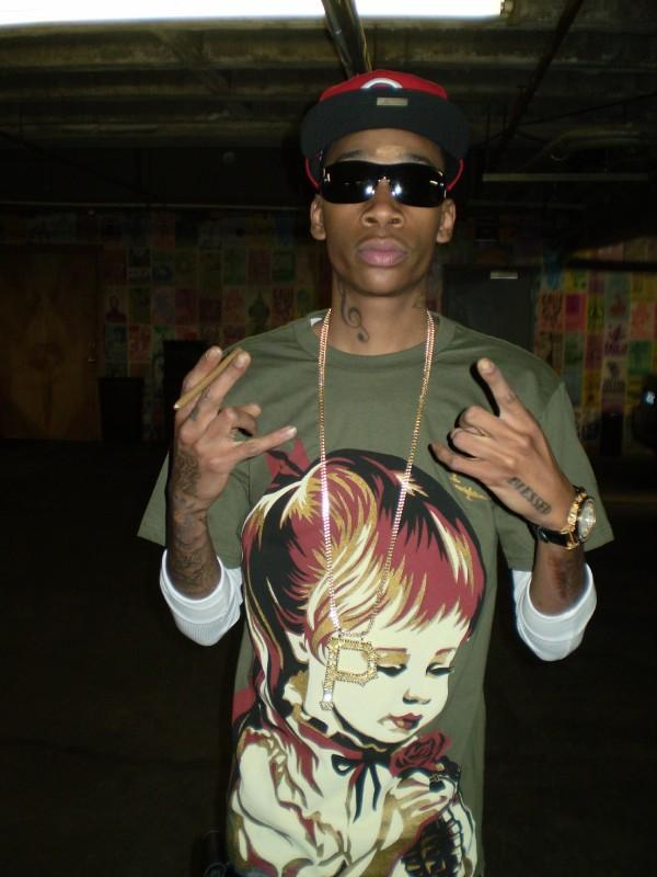 EXIT 8 MUSIC GROUP PRESENTS...YOU SEE THAT CHAIN ?!!!!: Wiz Khalifa - P ...