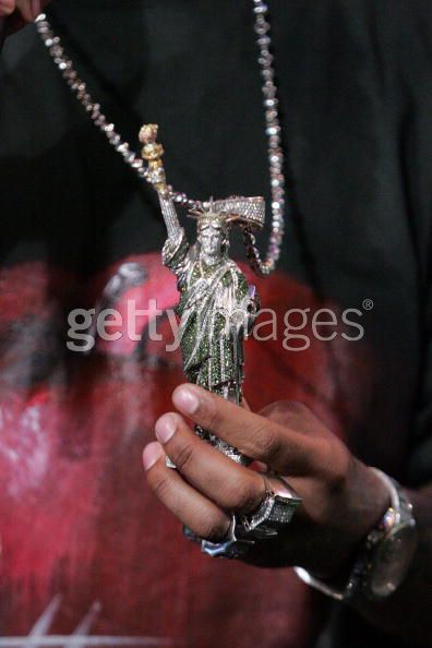 EXIT 8 MUSIC GROUP PRESENTS...YOU SEE THAT CHAIN ?!!!!: LLOYD BANKS ...