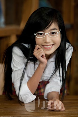 Elly Tran Ha With Glasses