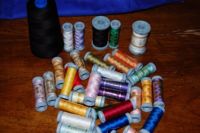 The Domestic Quilter: Machine Quilting & Binding: Threads for piecing