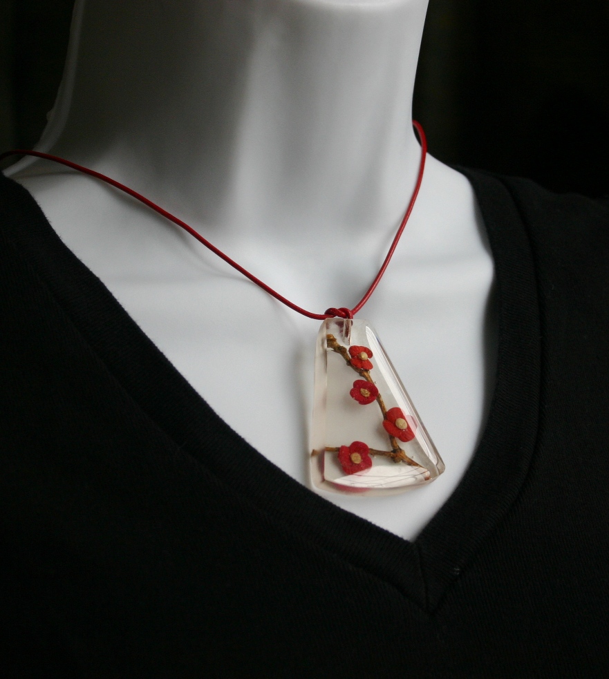 Skinner Studio: Resin Botanical Pendants