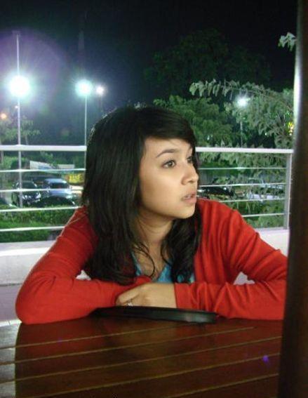 Foto Hot Artis Indonesia: Profile|Koleksi Foto Aryani fitriana