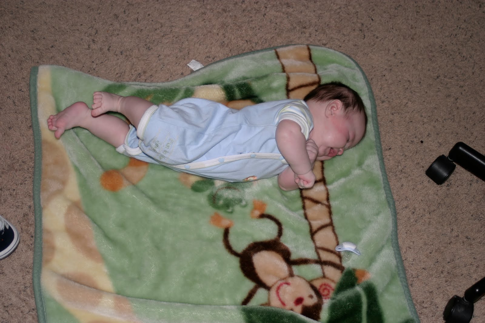 Scoochie Boochie: Baby Ben Flipping over at 4 months old