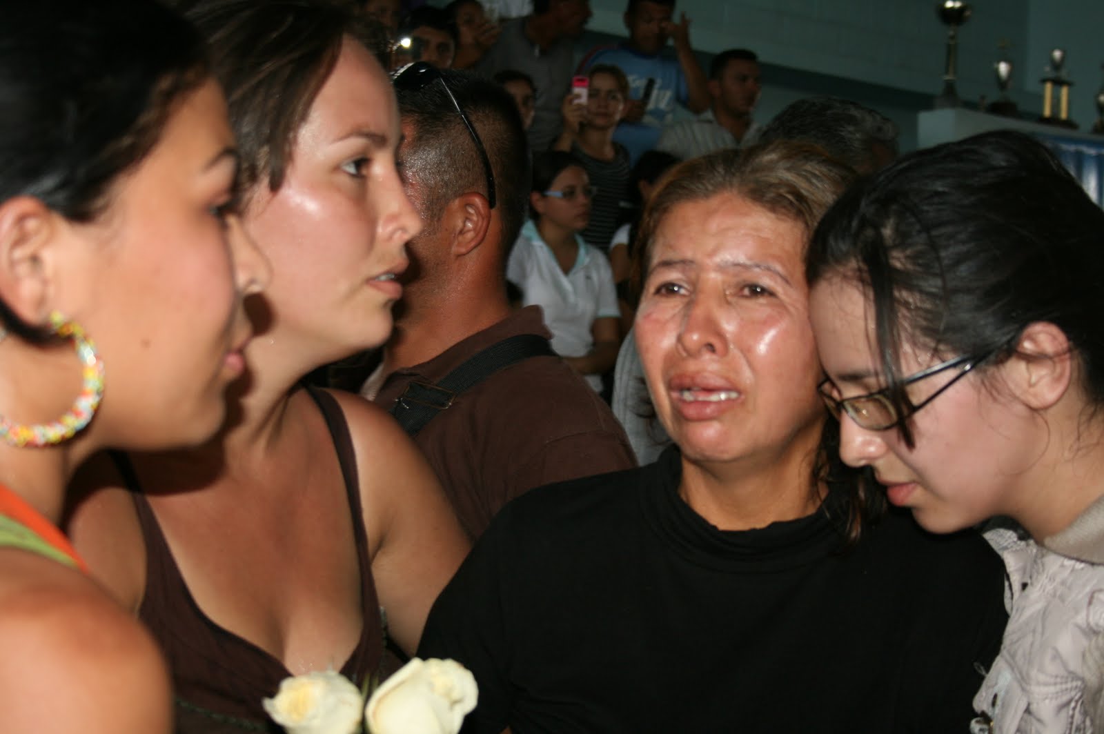 IMAGENES DEL HOMENAJE A EDWIN VALERO EN EL GIMNASIO FRANCISCO "MOROCHO ...