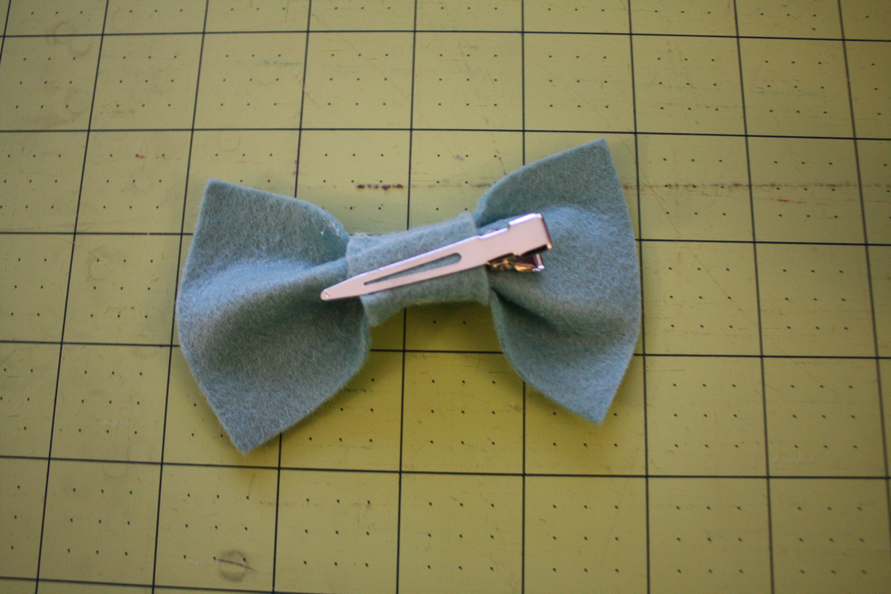 simple felt bow tutorial