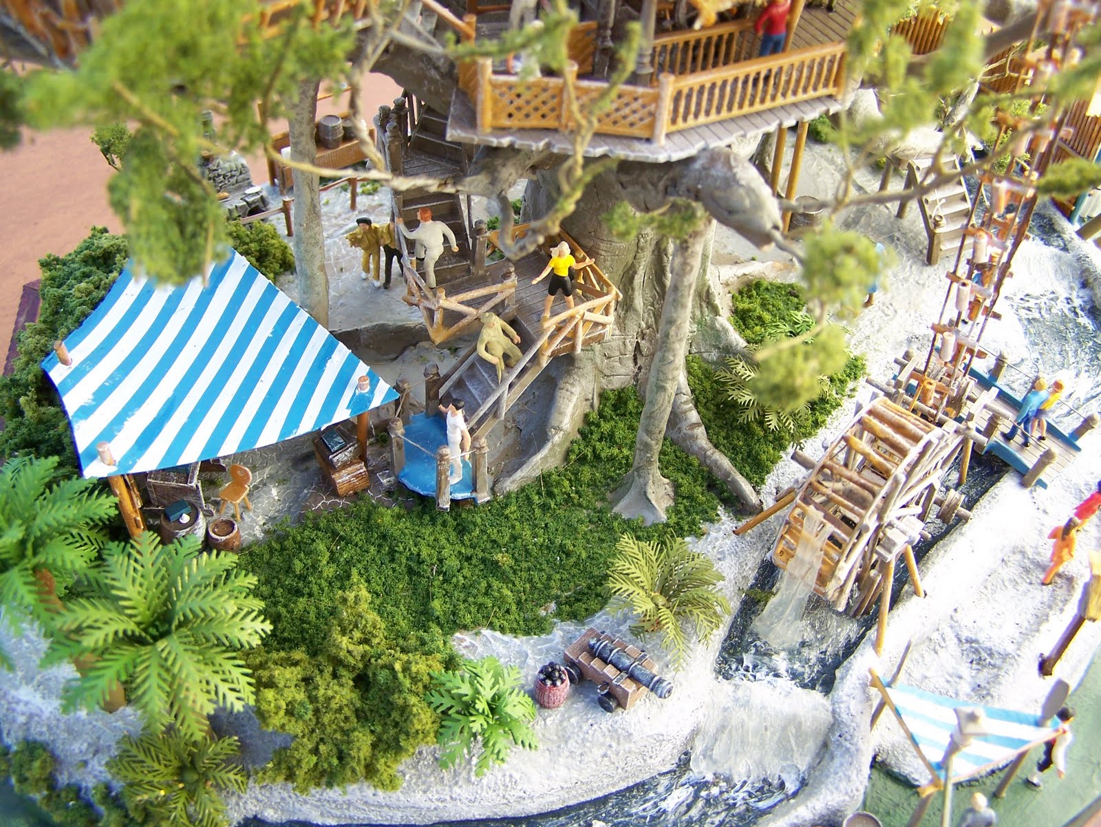 MIKE COZART DESIGN AND MODEL: Swiss Family Treehouse model assorted views