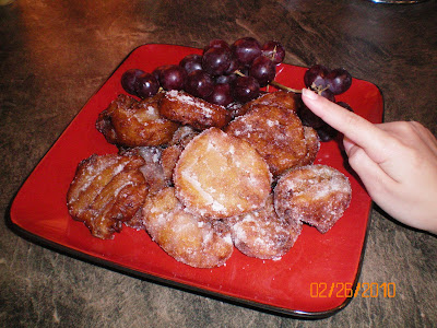Lefse Girls In The Kitchen: Bonelos Aga (Ripe Banana Donuts)