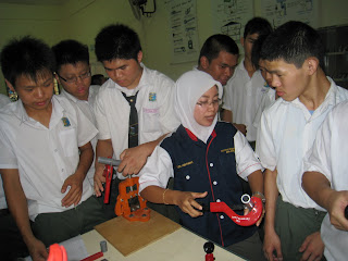 LIM JIT HUN 林日汉: Lawatan Sambil Belajar SMK Hwa Lian Mentakab ke Kolej ...