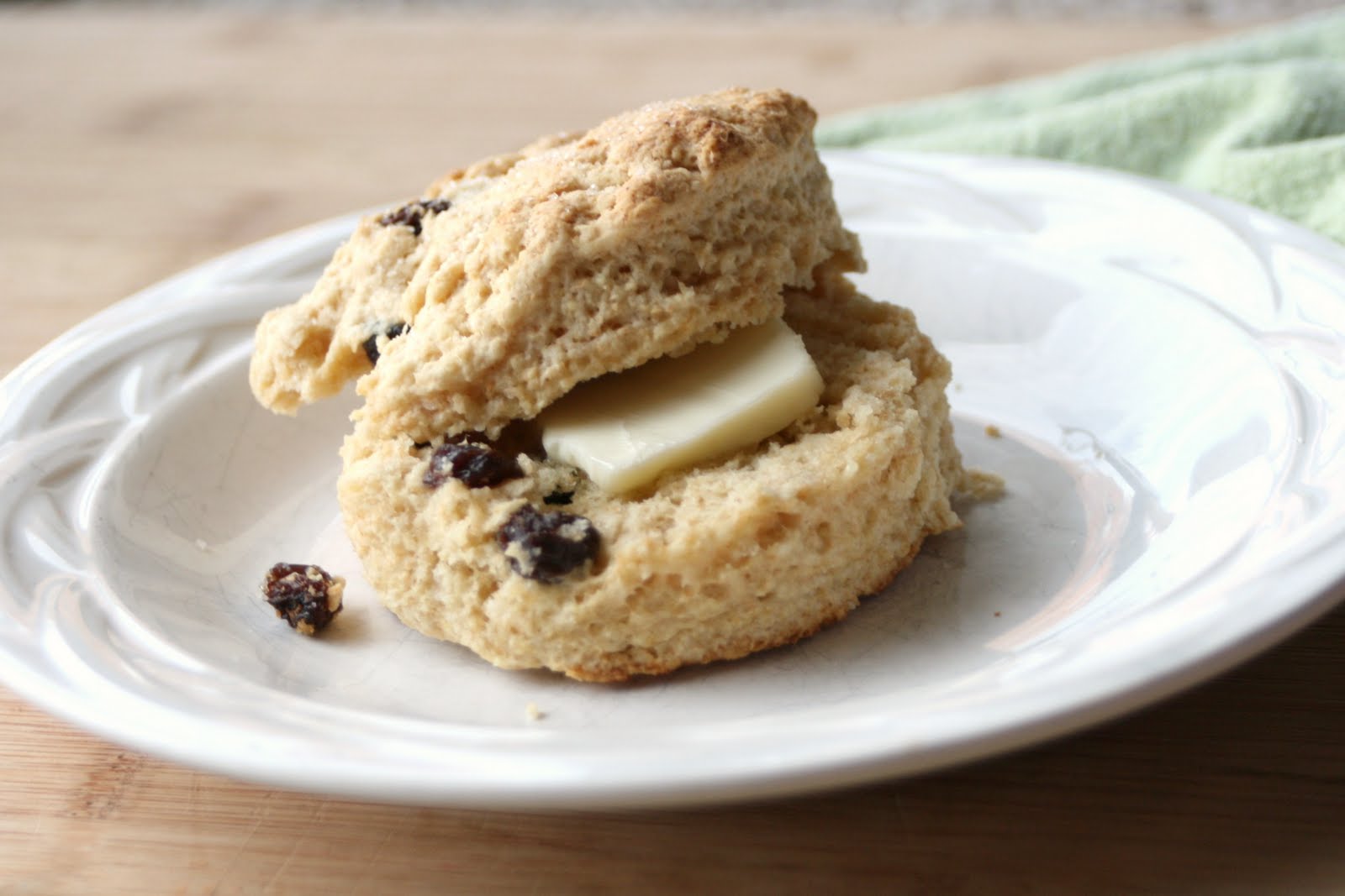 Inspired Nutmeg: Raisin Scones