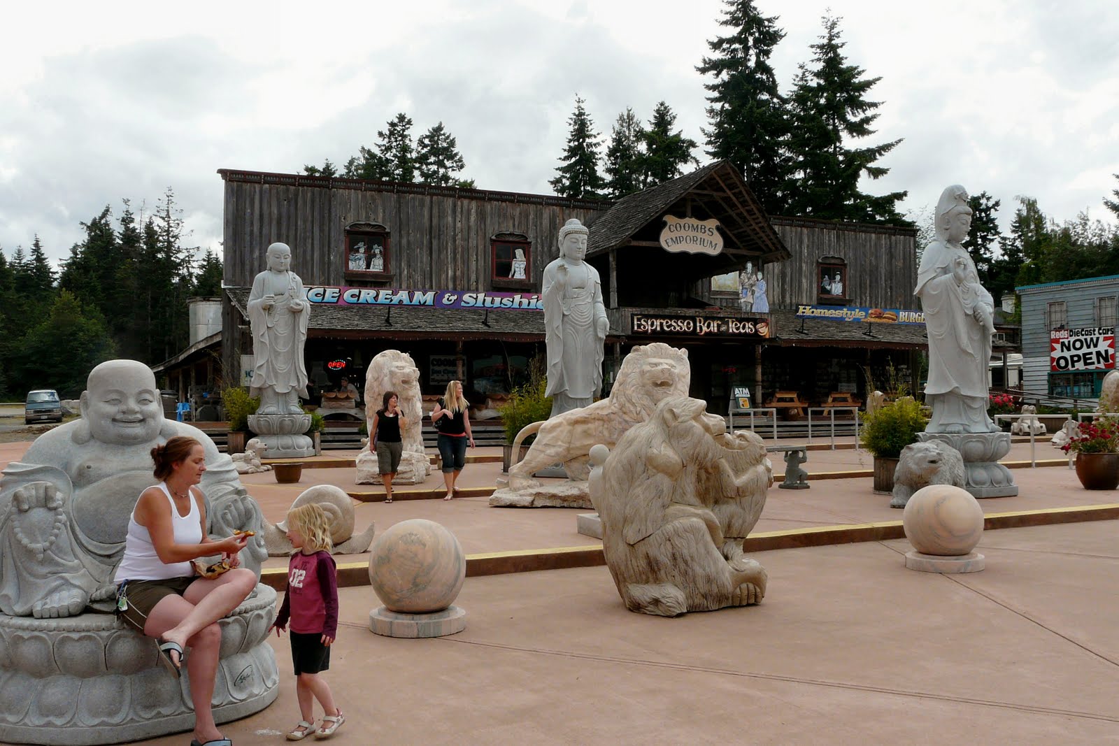 Tripping with MikenJudy 2010: COOMBS & QUALICUM BEACH, BC, CANADA