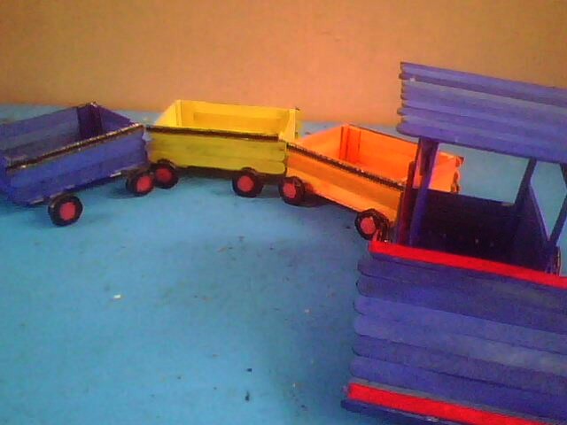 OUR LITTLE CORNERS: Popsicle Stick Toy Train