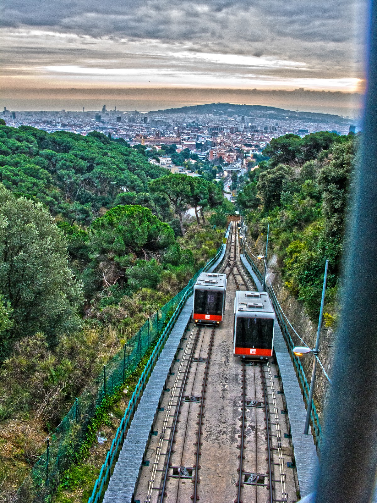 El #Funicular de #Montjuïc connecta #Barcelona amb la muntanya de ...