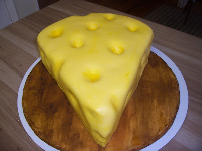 Jamie's Cakes: Getting Married to a Green Bay Fan