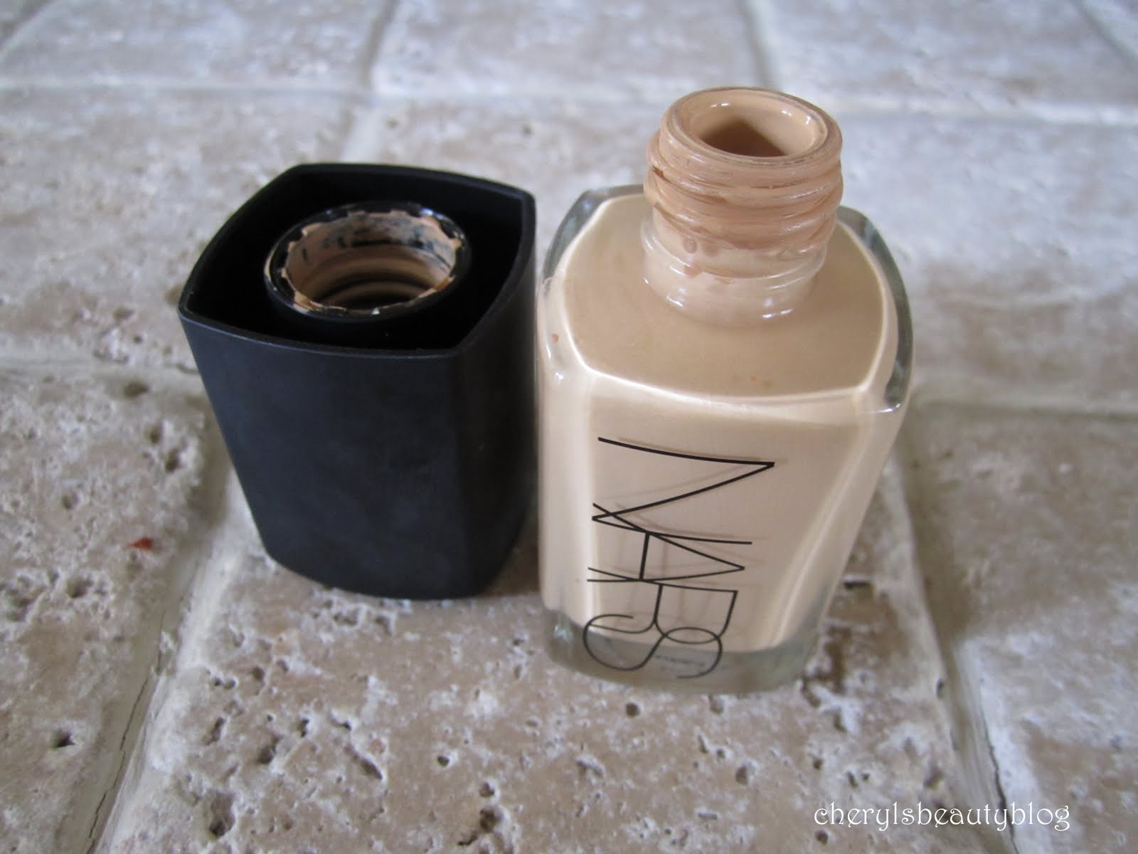 REVIEW: NARS Sheer Glow Foundation in "Stromboli"