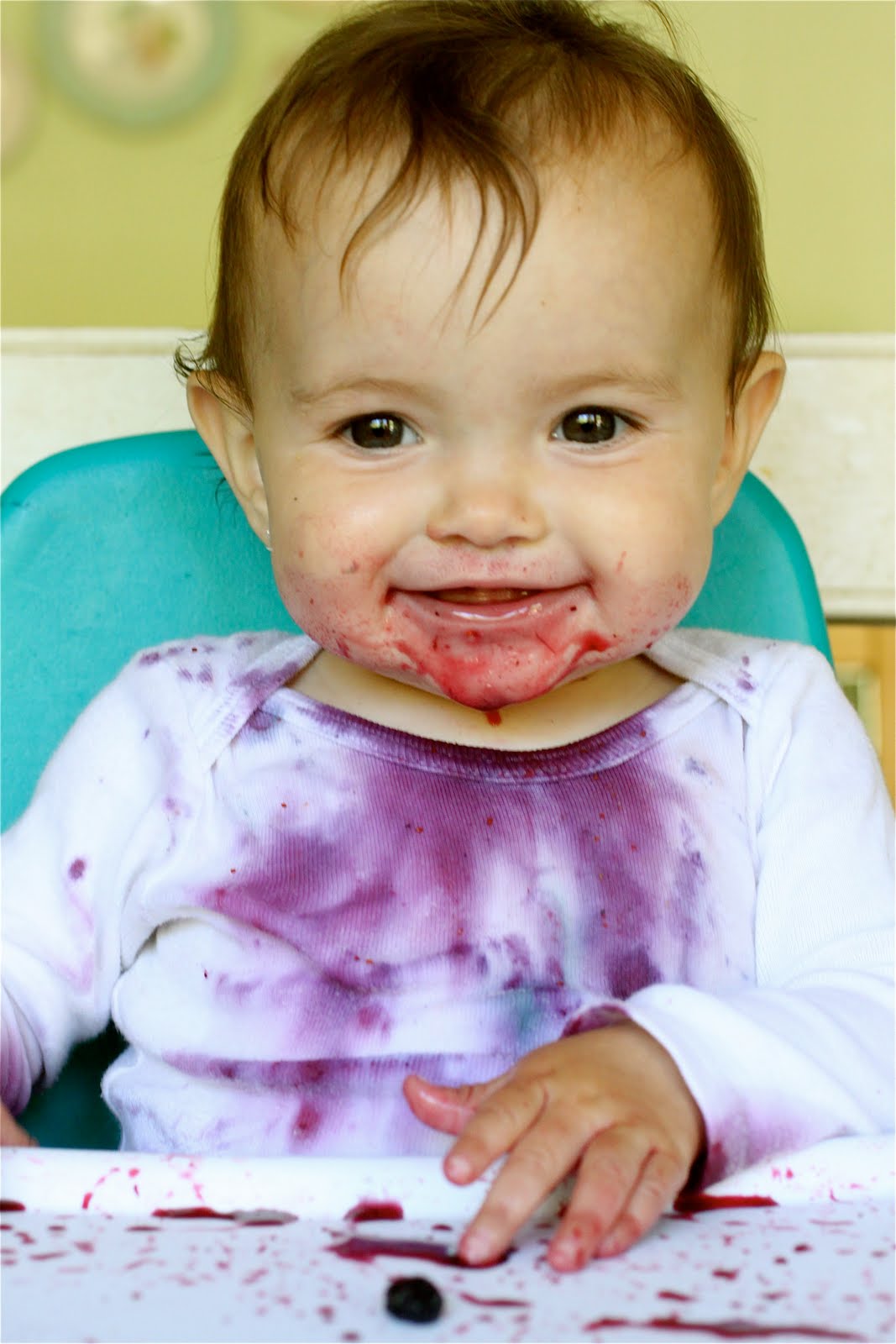 Kitchen Corners: Foodie Babies {feeding your child from 0-12 months}