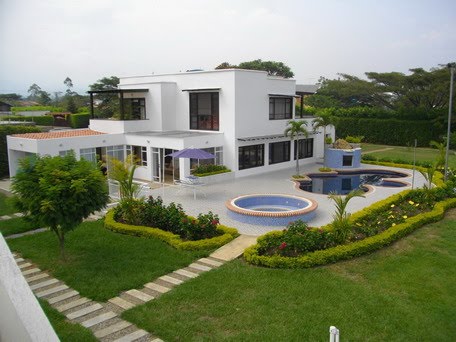 INMUEBLES EN CALI: ESPECTACULAR CASA EN PARCELACIÓN AL SUR DE CALI