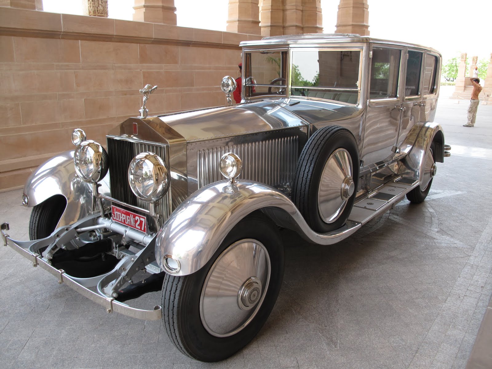 whatever's cool with you: Maharajah's solid silver Rolls Royce