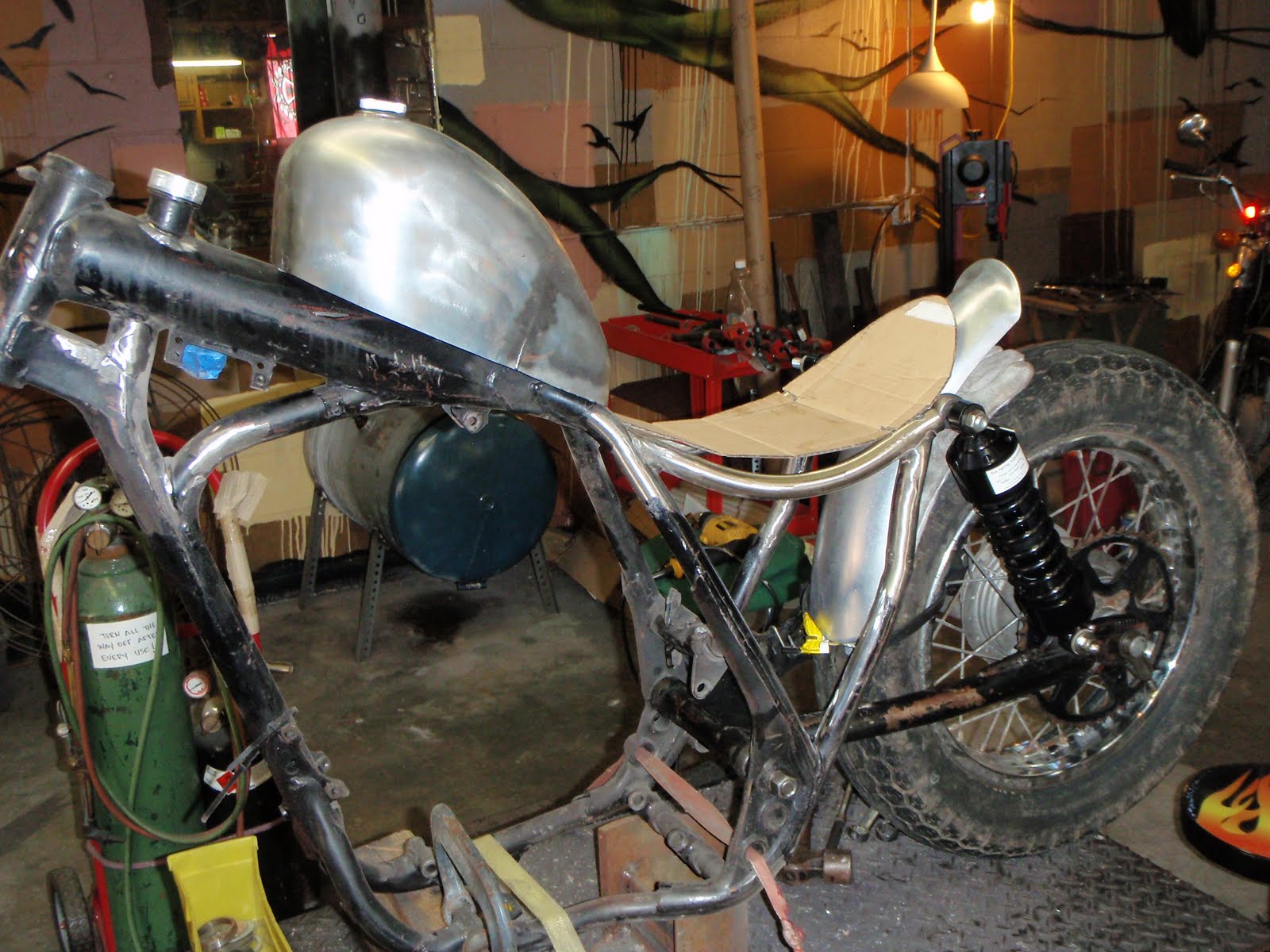 VANGUARD CYCLE: reworking another SR500 frame