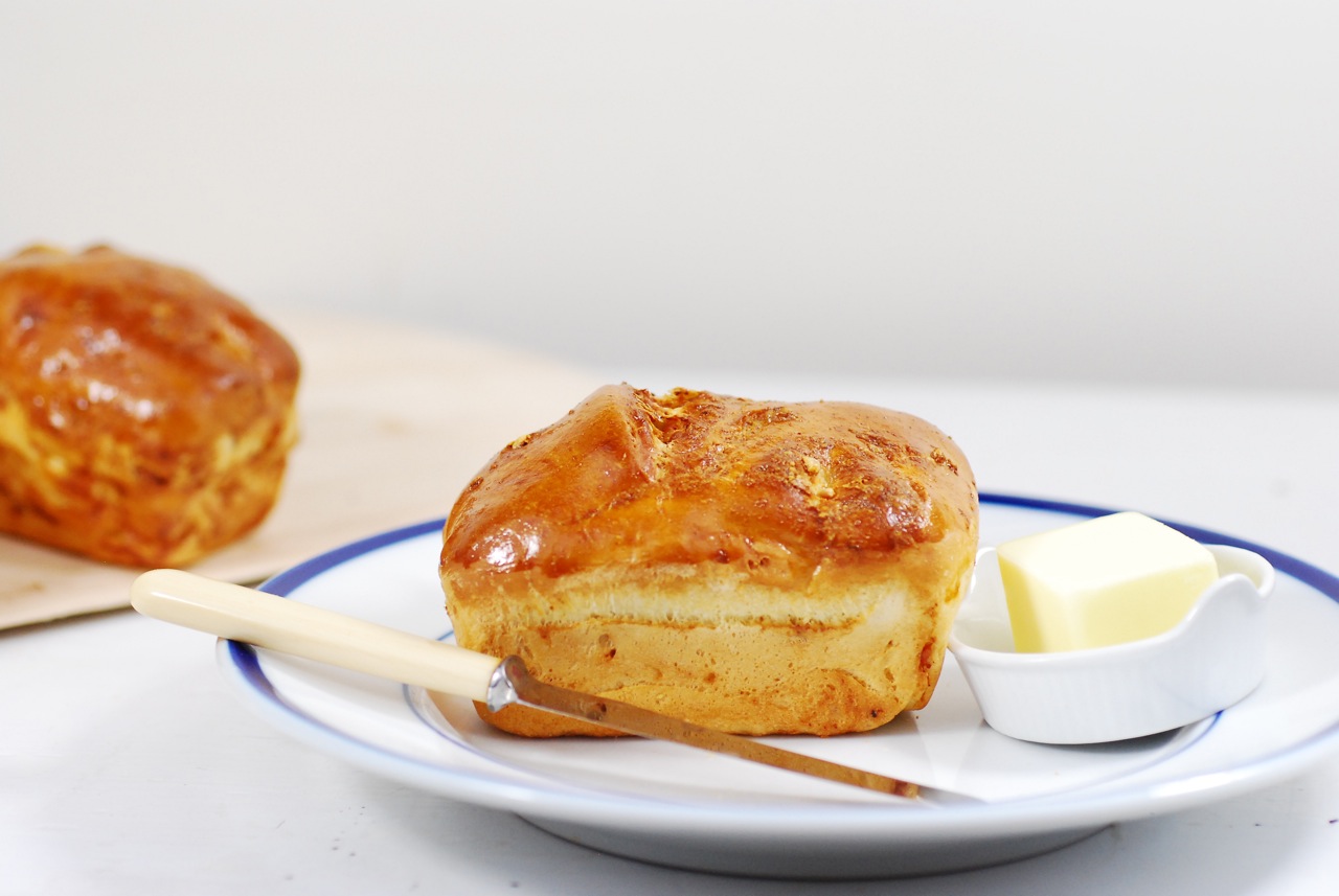 Know Whey: Taint Season: Mini Cheddar Loaves