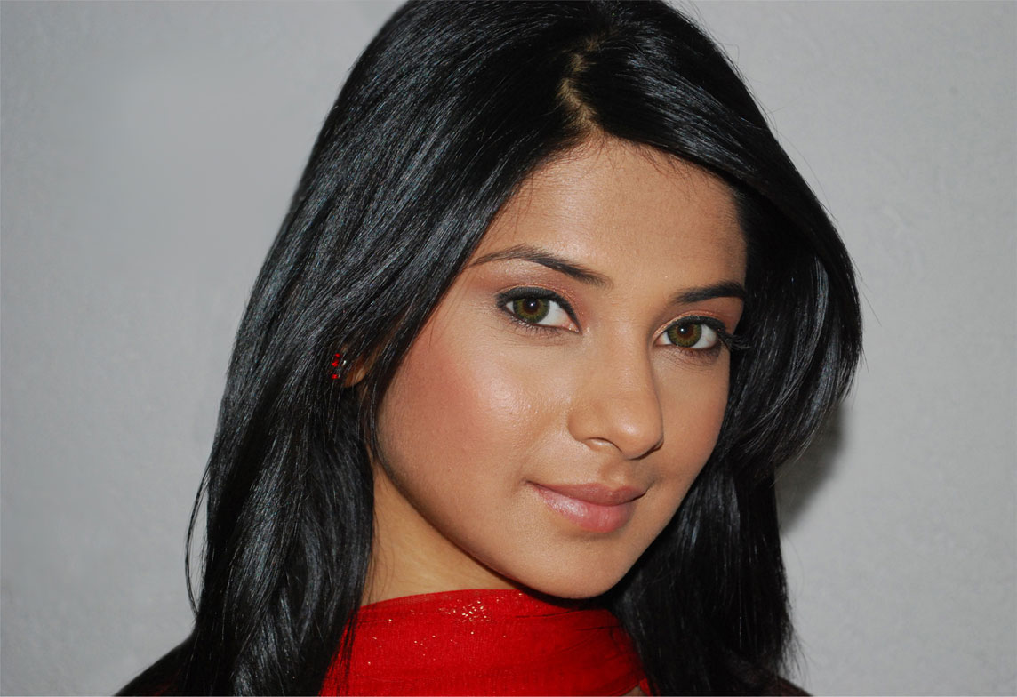 Jennifer Winget Bollywood Drama Actress Wallpapers 2011 | wallpapers 2011