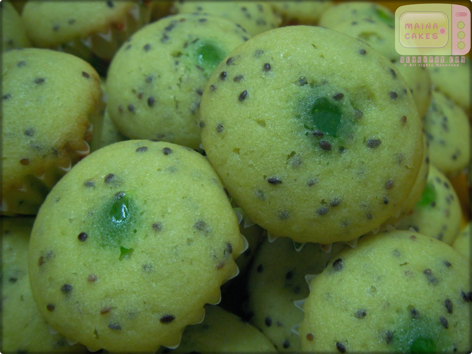 Maina Cakes: :: CUTE MUFFINS FOR CUTE FARA